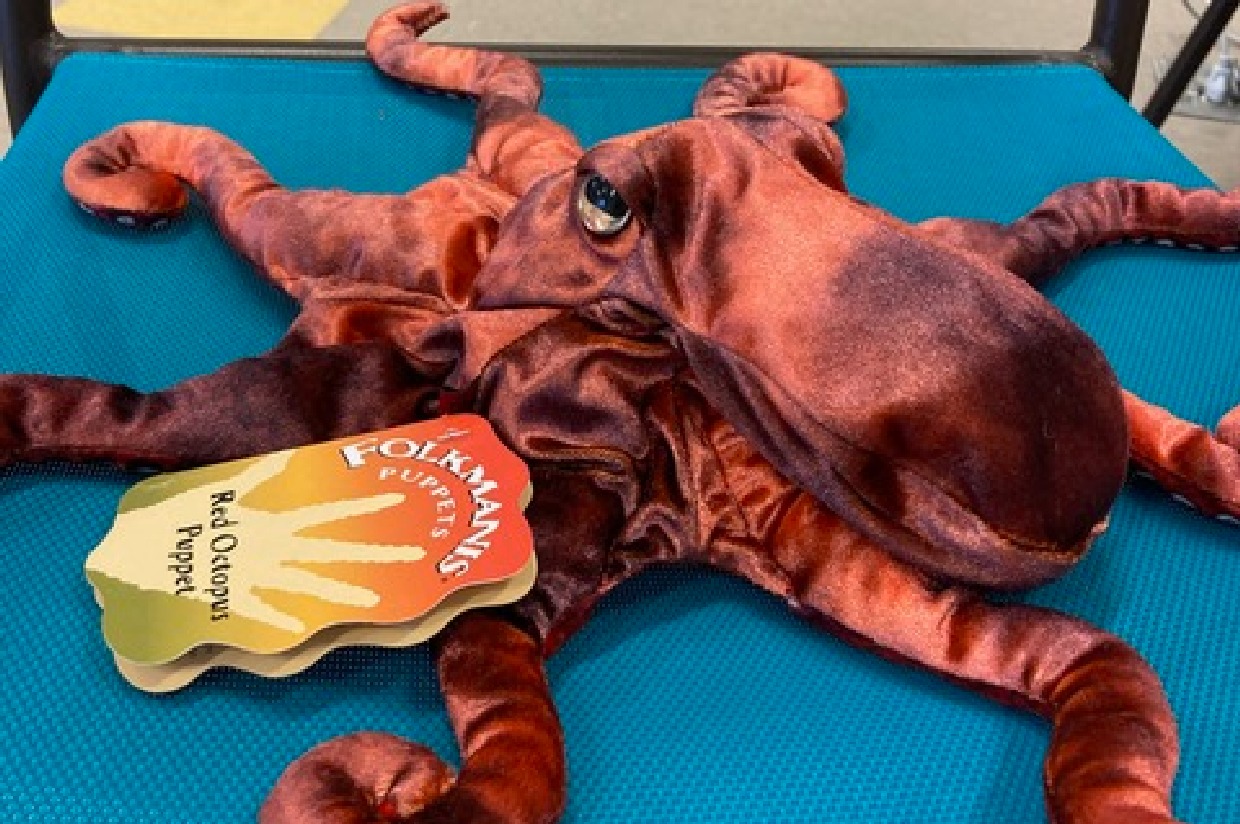 116 Red Octopus Puppet by Folkmanis | 2021 Apple Blossom Online Auction ...