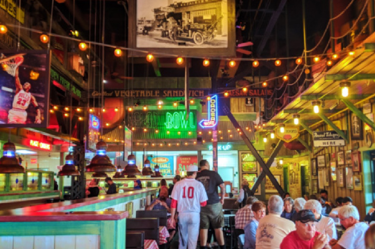 Portillo's Hot Dog Gift Card ($50) | 2023 BROADWAY SPRING AUCTION ...